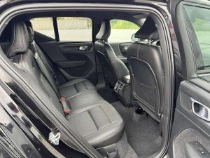 Black Volvo XC40 2020 in Telschi, with an engine capacity of 1.97 L and mileage of 172 thousand km for 18200 €, photo 26 on AUTOMOTO.COM.LV