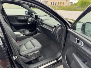 Black Volvo XC40 2020 in Telschi, with an engine capacity of 1.97 L and mileage of 172 thousand km for 18200 €, photo 27 on AUTOMOTO.COM.LV