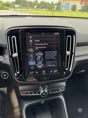 Black Volvo XC40 2020 in Telschi, with an engine capacity of 1.97 L and mileage of 172 thousand km for 18200 €, photo 32 on AUTOMOTO.COM.LV