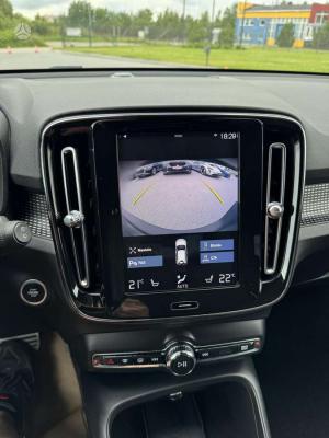 Black Volvo XC40 2020 in Telschi, with an engine capacity of 1.97 L and mileage of 172 thousand km for 18200 €, photo 34 on AUTOMOTO.COM.LV