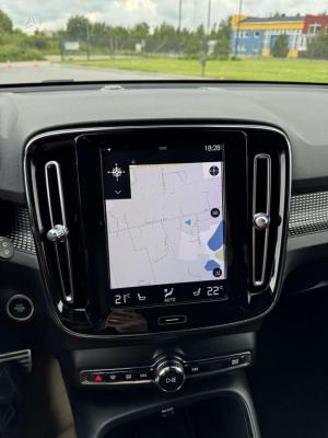 Black Volvo XC40 2020 in Telschi, with an engine capacity of 1.97 L and mileage of 172 thousand km for 18200 €, photo 35 on AUTOMOTO.COM.LV
