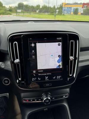 Black Volvo XC40 2020 in Telschi, with an engine capacity of 1.97 L and mileage of 172 thousand km for 18200 €, photo 36 on AUTOMOTO.COM.LV