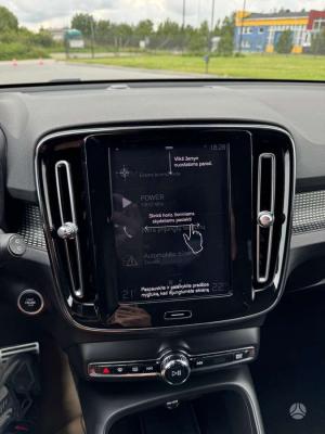 Black Volvo XC40 2020 in Telschi, with an engine capacity of 1.97 L and mileage of 172 thousand km for 18200 €, photo 41 on AUTOMOTO.COM.LV