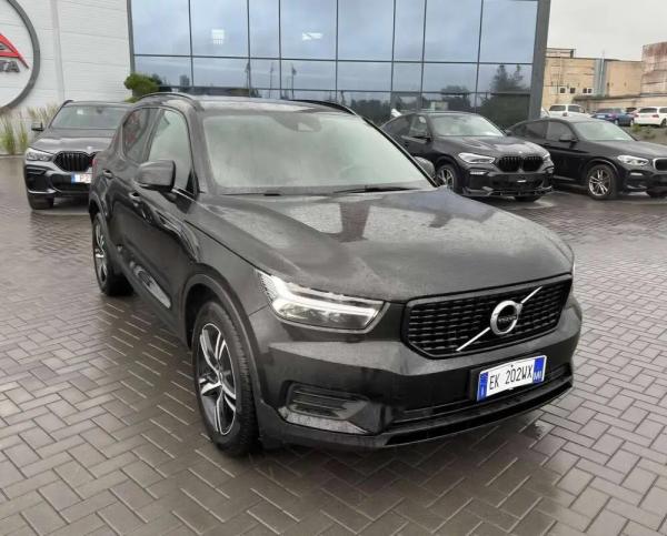 Volvo XC40 2020 in Telschi on AUTOMOTO.COM.LV Black Volvo XC40 2020 in Telschi, with an engine capacity of 2.00 L and mileage of 172 thousand km for 18190 β¬, photo 1 on AUTOMOTO.COM.LV