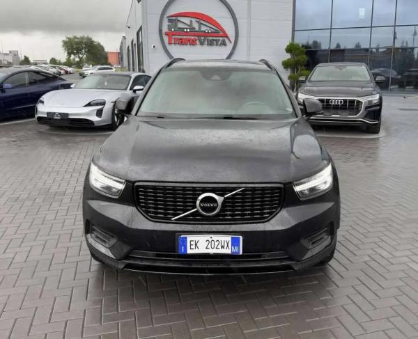 Volvo XC40 2020 in Telschi on AUTOMOTO.COM.LV Black Volvo XC40 2020 in Telschi, with an engine capacity of 2.00 L and mileage of 172 thousand km for 18190 β¬, photo 4 on AUTOMOTO.COM.LV