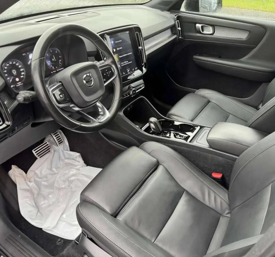Черный Вольво XC40 2020 в Тельшяй, объемом двигателя 2.00 л и пробегом 172 тыс. км за 18190 €, фото 13 на AUTOMOTO.COM.LV