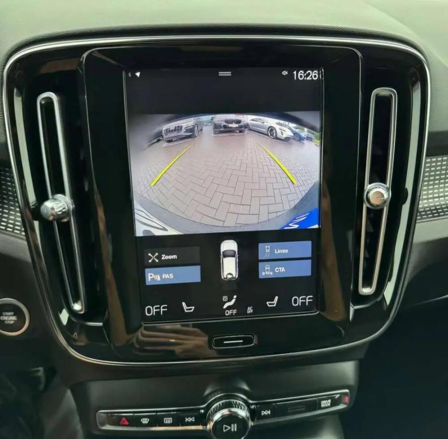 Черный Вольво XC40 2020 в Тельшяй, объемом двигателя 2.00 л и пробегом 172 тыс. км за 18190 €, фото 19 на AUTOMOTO.COM.LV