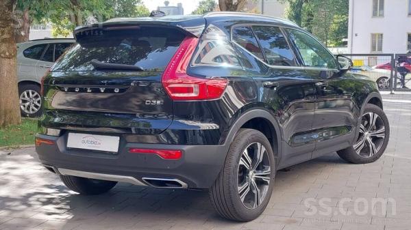 Black Volvo XC40 2020 in Riga, with an engine capacity of 2.00 L and mileage of 267 thousand km for 22000 €, photo 2 on AUTOMOTO.COM.LV