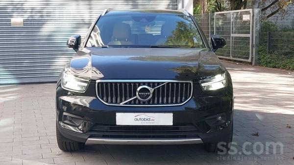 Black Volvo XC40 2020 in Riga, with an engine capacity of 2.00 L and mileage of 267 thousand km for 22000 €, photo 5 on AUTOMOTO.COM.LV