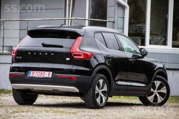 Melns Volvo XC40 2020 Tukums, ar dzinēja tilpumu 1.50 L un nobraukumu 196 tūkst. km par 18900 €, foto 5 vietnē AUTOMOTO.COM.LV