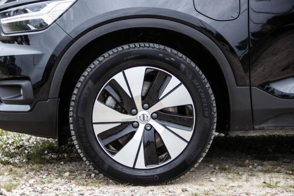 Melns Volvo XC40 2020 Tukums, ar dzinēja tilpumu 1.50 L un nobraukumu 196 tūkst. km par 18900 €, foto 7 vietnē AUTOMOTO.COM.LV