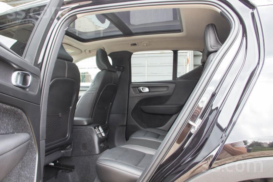 Melns Volvo XC40 2020 Tukums, ar dzinēja tilpumu 1.50 L un nobraukumu 196 tūkst. km par 18900 €, foto 13 vietnē AUTOMOTO.COM.LV
