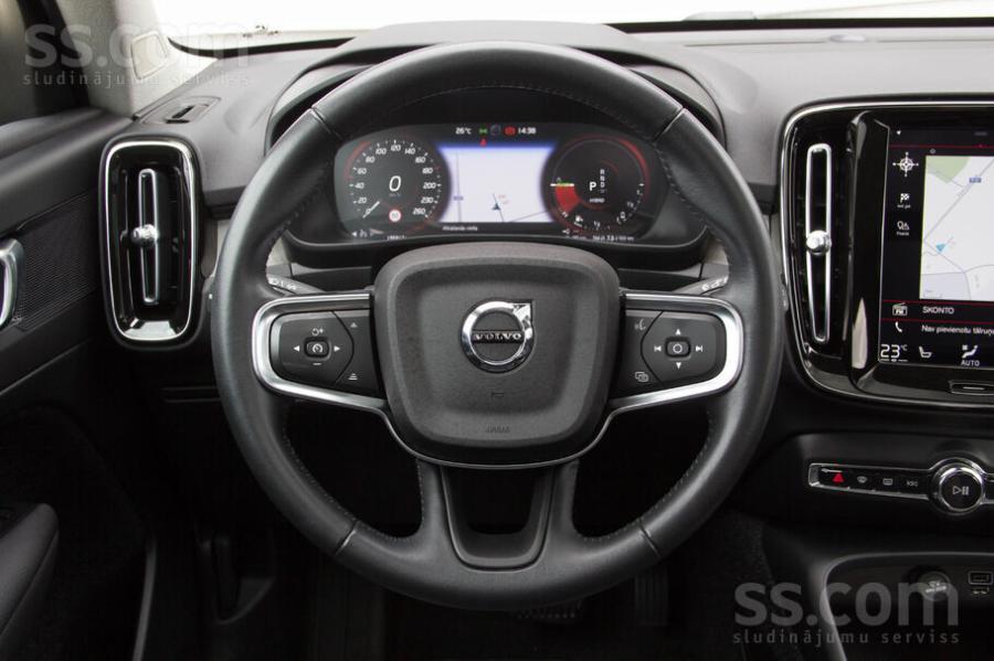Melns Volvo XC40 2020 Tukums, ar dzinēja tilpumu 1.50 L un nobraukumu 196 tūkst. km par 18900 €, foto 14 vietnē AUTOMOTO.COM.LV