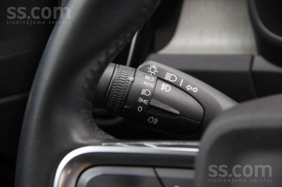 Melns Volvo XC40 2020 Tukums, ar dzinēja tilpumu 1.50 L un nobraukumu 196 tūkst. km par 18900 €, foto 15 vietnē AUTOMOTO.COM.LV