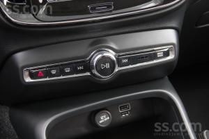 Melns Volvo XC40 2020 Tukums, ar dzinēja tilpumu 1.50 L un nobraukumu 196 tūkst. km par 18900 €, foto 17 vietnē AUTOMOTO.COM.LV