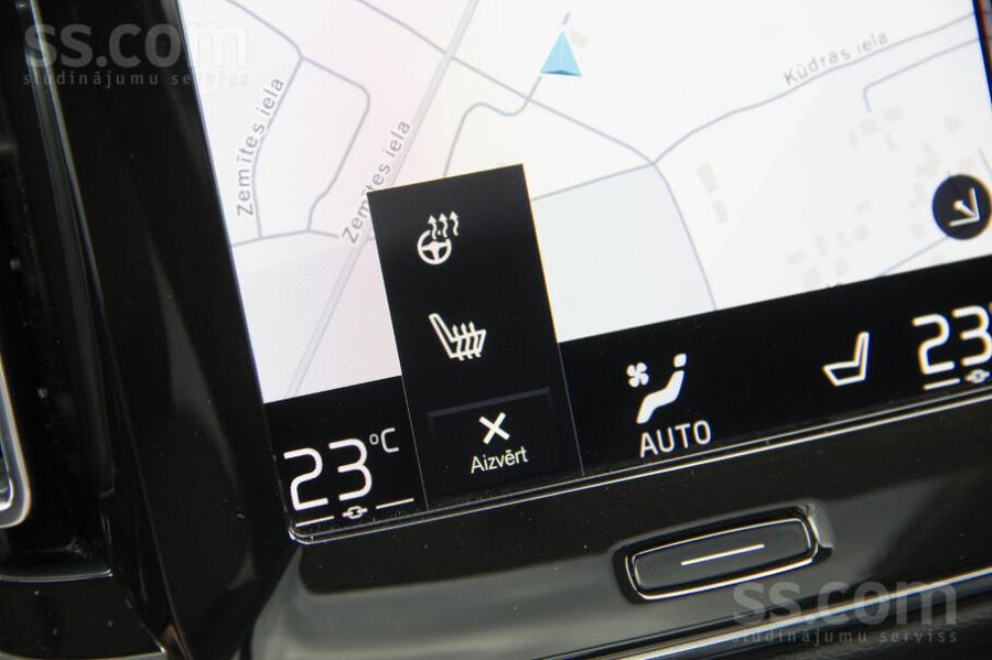 Melns Volvo XC40 2020 Tukums, ar dzinēja tilpumu 1.50 L un nobraukumu 196 tūkst. km par 18900 €, foto 23 vietnē AUTOMOTO.COM.LV