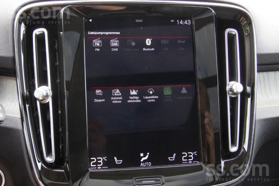 Melns Volvo XC40 2020 Tukums, ar dzinēja tilpumu 1.50 L un nobraukumu 196 tūkst. km par 18900 €, foto 25 vietnē AUTOMOTO.COM.LV
