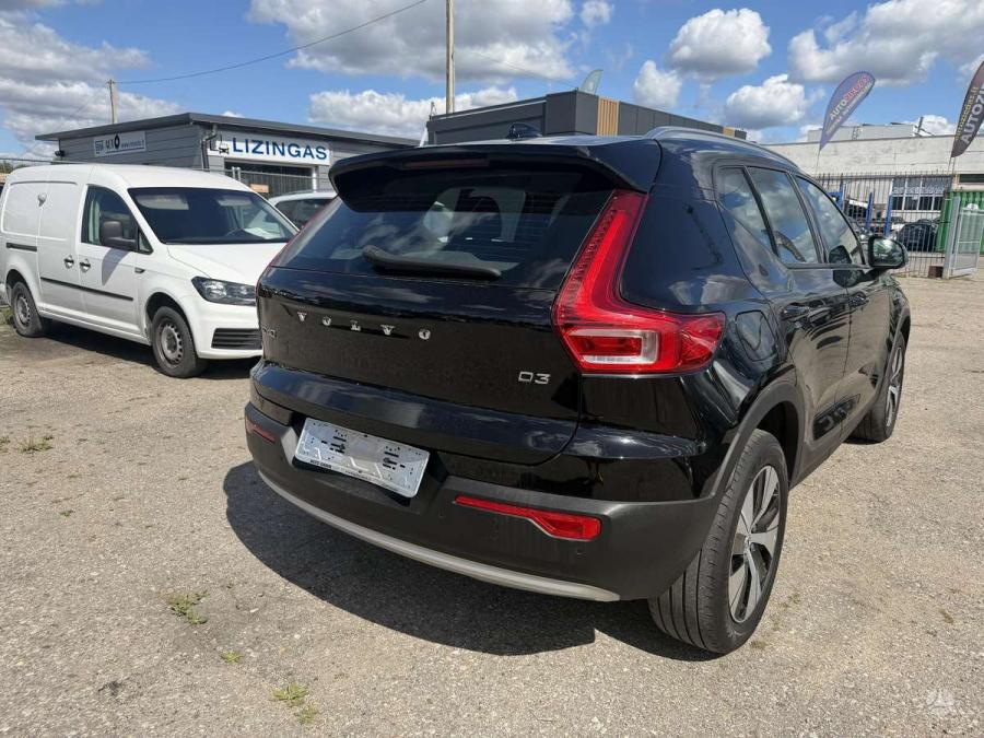 Melns Volvo XC40 2020 Panevēža, ar dzinēja tilpumu 1.97 L un nobraukumu 258 tūkst. km par 13000 €, foto 8 vietnē AUTOMOTO.COM.LV