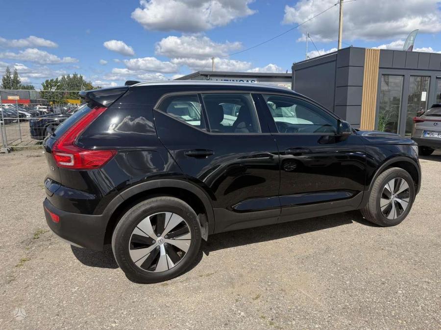 Melns Volvo XC40 2020 Panevēža, ar dzinēja tilpumu 1.97 L un nobraukumu 258 tūkst. km par 13000 €, foto 9 vietnē AUTOMOTO.COM.LV