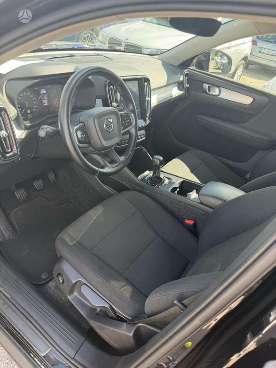 Melns Volvo XC40 2020 Panevēža, ar dzinēja tilpumu 1.97 L un nobraukumu 258 tūkst. km par 13000 €, foto 12 vietnē AUTOMOTO.COM.LV