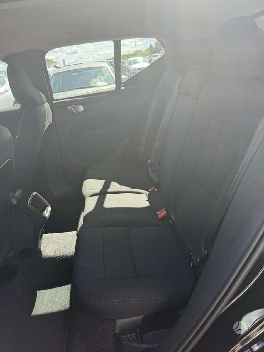 Melns Volvo XC40 2020 Panevēža, ar dzinēja tilpumu 1.97 L un nobraukumu 258 tūkst. km par 13000 €, foto 13 vietnē AUTOMOTO.COM.LV