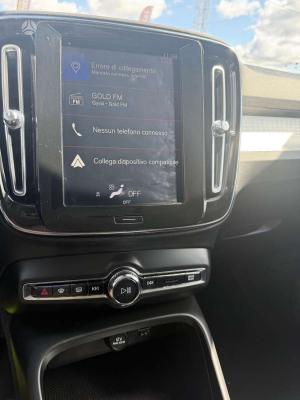 Melns Volvo XC40 2020 Panevēža, ar dzinēja tilpumu 1.97 L un nobraukumu 258 tūkst. km par 13000 €, foto 18 vietnē AUTOMOTO.COM.LV