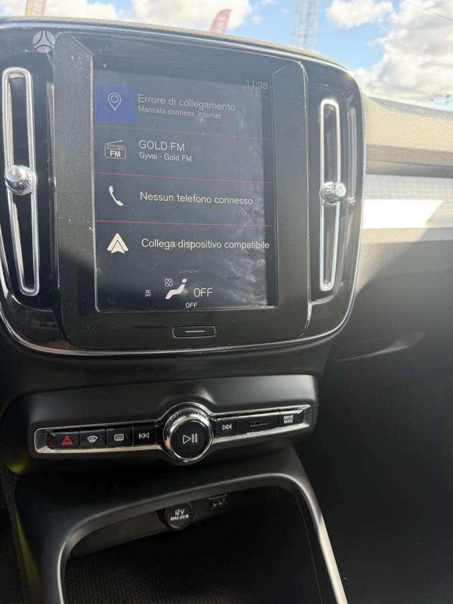 Melns Volvo XC40 2020 Panevēža, ar dzinēja tilpumu 1.97 L un nobraukumu 258 tūkst. km par 13000 €, foto 18 vietnē AUTOMOTO.COM.LV