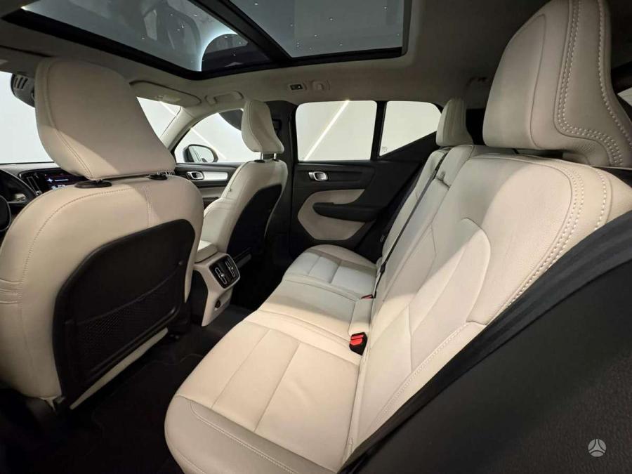 Черный Вольво XC40 2020 в Мариямполе, объемом двигателя 1.97 л и пробегом 123 тыс. км за 20650 €, фото 24 на AUTOMOTO.COM.LV