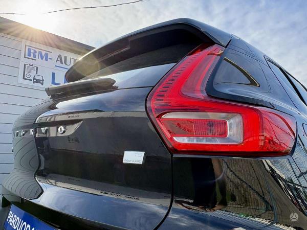 Вольво XC40 2020 в Паневежис на AUTOMOTO.COM.LV Черный Вольво XC40 2020 в Паневежис, объемом двигателя 1.48 л и пробегом 106 тыс. км за 20700 €, фото 7 на AUTOMOTO.COM.LV