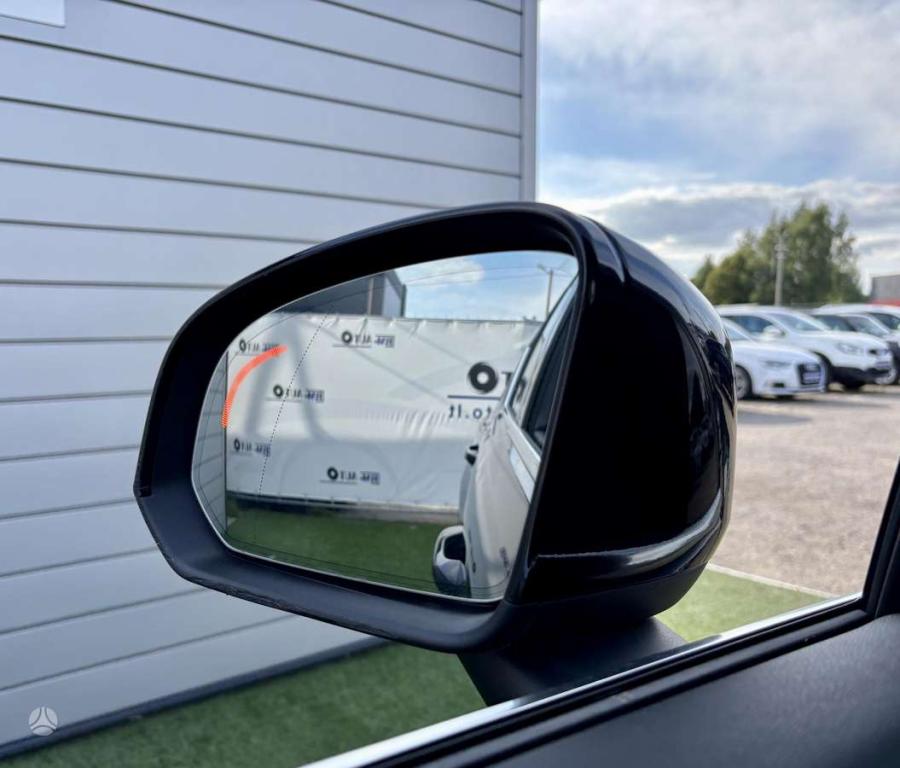 Black Volvo XC40 2020 in Panevezys, with an engine capacity of 1.48 L and mileage of 106 thousand km for 20700 €, photo 14 on AUTOMOTO.COM.LV