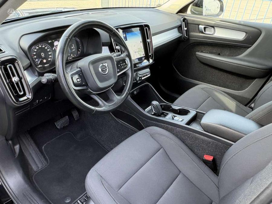 Black Volvo XC40 2020 in Panevezys, with an engine capacity of 1.48 L and mileage of 106 thousand km for 20700 €, photo 15 on AUTOMOTO.COM.LV