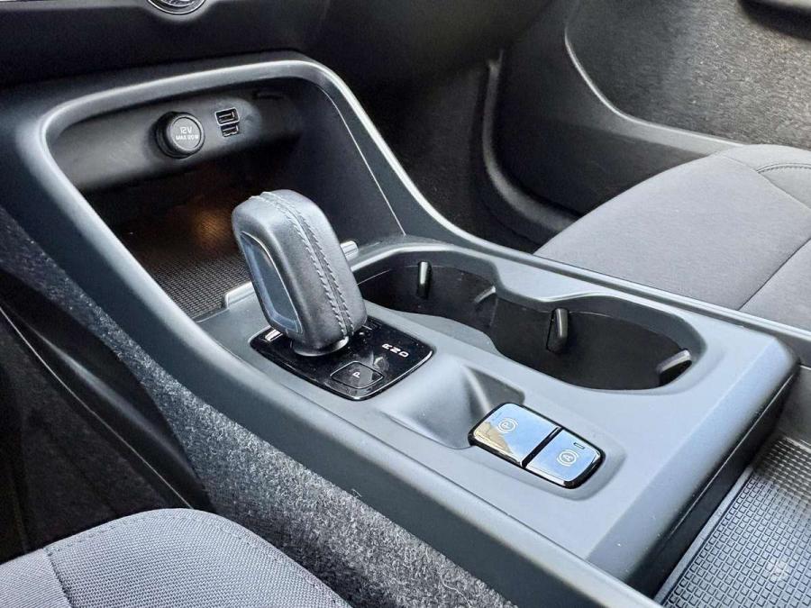 Black Volvo XC40 2020 in Panevezys, with an engine capacity of 1.48 L and mileage of 106 thousand km for 20700 €, photo 23 on AUTOMOTO.COM.LV