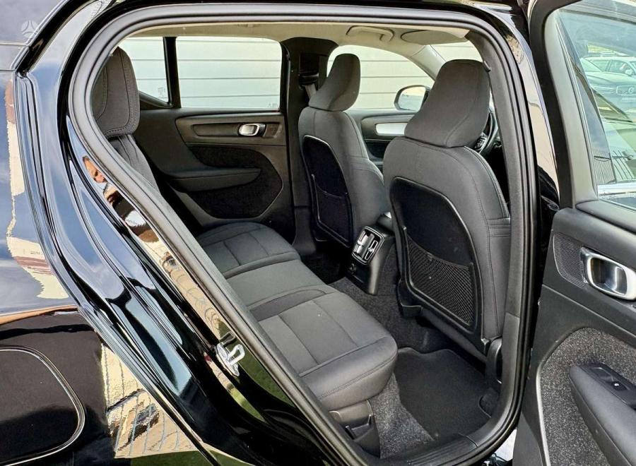 Black Volvo XC40 2020 in Panevezys, with an engine capacity of 1.48 L and mileage of 106 thousand km for 20700 €, photo 26 on AUTOMOTO.COM.LV