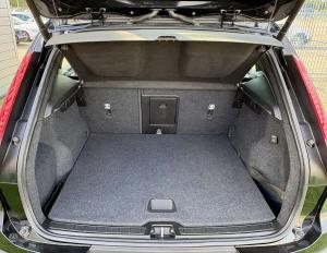 Black Volvo XC40 2020 in Panevezys, with an engine capacity of 1.48 L and mileage of 106 thousand km for 20700 €, photo 29 on AUTOMOTO.COM.LV