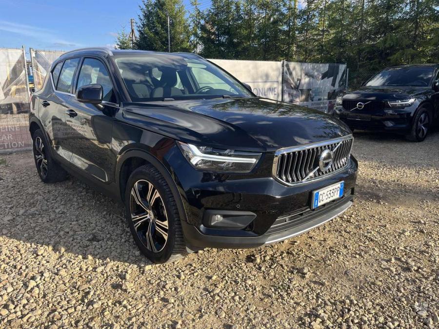 Black Volvo XC40 2020 in Kaunas, with an engine capacity of 1.48 L and mileage of 65 thousand km for 16950 €, photo 3 on AUTOMOTO.COM.LV