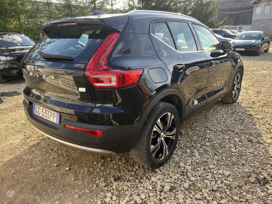Black Volvo XC40 2020 in Kaunas, with an engine capacity of 1.48 L and mileage of 65 thousand km for 16950 €, photo 7 on AUTOMOTO.COM.LV