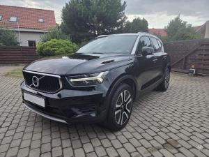 Black Volvo XC40 2020 in Kaunas, with an engine capacity of 1.48 L and mileage of 107 thousand km for 18400 €, photo 4 on AUTOMOTO.COM.LV
