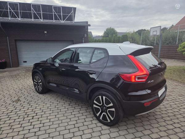 Black Volvo XC40 2020 in Kaunas, with an engine capacity of 1.48 L and mileage of 107 thousand km for 18400 €, photo 6 on AUTOMOTO.COM.LV