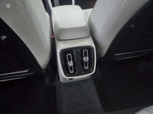 Black Volvo XC40 2020 in Kaunas, with an engine capacity of 1.48 L and mileage of 107 thousand km for 18400 €, photo 12 on AUTOMOTO.COM.LV