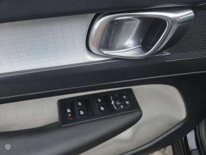 Black Volvo XC40 2020 in Kaunas, with an engine capacity of 1.48 L and mileage of 107 thousand km for 18400 €, photo 14 on AUTOMOTO.COM.LV