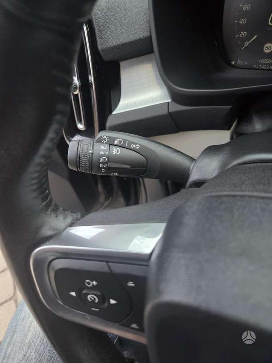 Black Volvo XC40 2020 in Kaunas, with an engine capacity of 1.48 L and mileage of 107 thousand km for 18400 €, photo 15 on AUTOMOTO.COM.LV