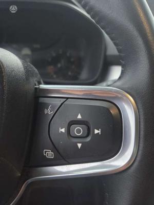 Black Volvo XC40 2020 in Kaunas, with an engine capacity of 1.48 L and mileage of 107 thousand km for 18400 €, photo 16 on AUTOMOTO.COM.LV