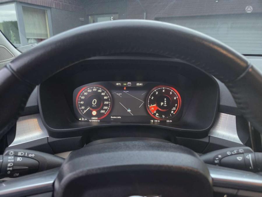Black Volvo XC40 2020 in Kaunas, with an engine capacity of 1.48 L and mileage of 107 thousand km for 18400 €, photo 17 on AUTOMOTO.COM.LV