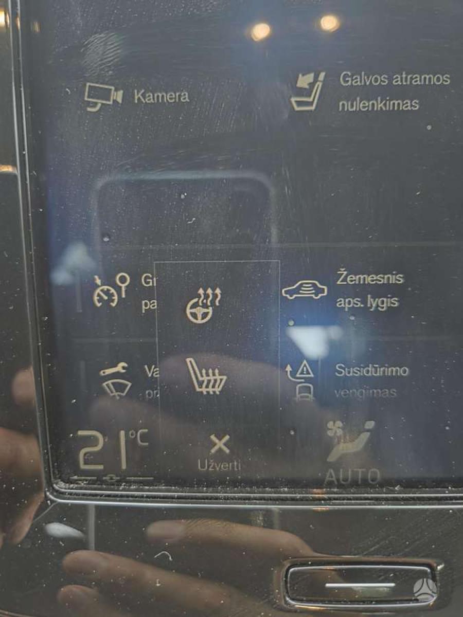 Black Volvo XC40 2020 in Kaunas, with an engine capacity of 1.48 L and mileage of 107 thousand km for 18400 €, photo 23 on AUTOMOTO.COM.LV