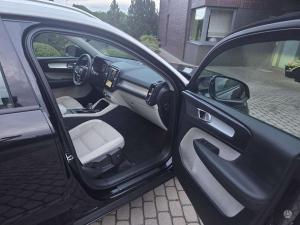 Black Volvo XC40 2020 in Kaunas, with an engine capacity of 1.48 L and mileage of 107 thousand km for 18400 €, photo 28 on AUTOMOTO.COM.LV