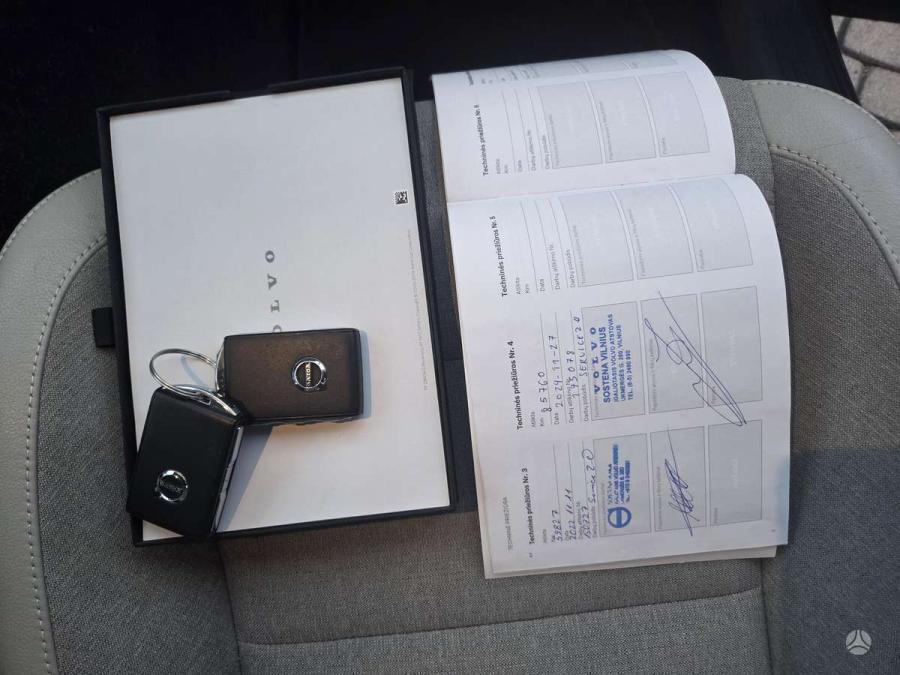 Black Volvo XC40 2020 in Kaunas, with an engine capacity of 1.48 L and mileage of 107 thousand km for 18400 €, photo 29 on AUTOMOTO.COM.LV