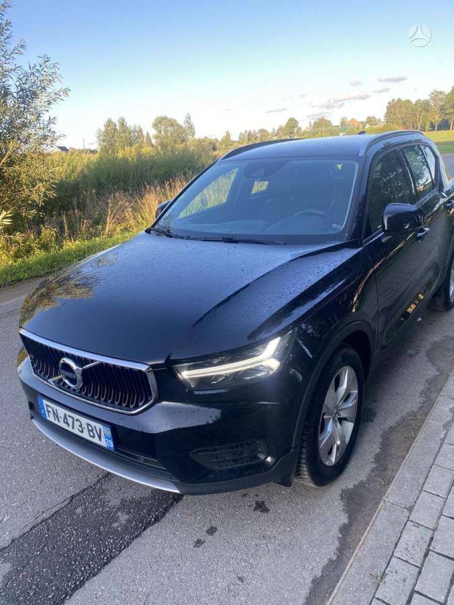 Черный Вольво XC40 2020 в Таураге, объемом двигателя 1.97 л и пробегом 300 тыс. км за 12999 €, фото 4 на AUTOMOTO.COM.LV