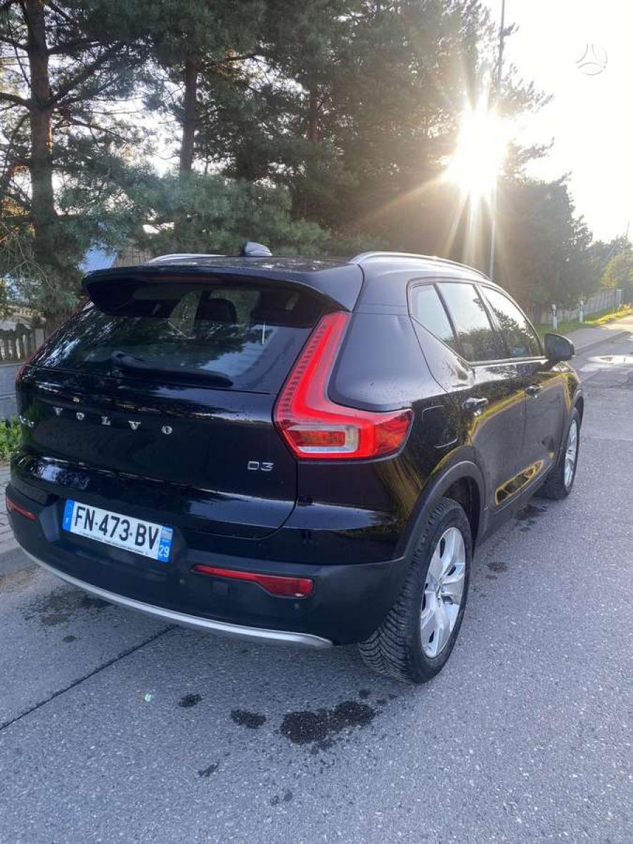 Черный Вольво XC40 2020 в Таураге, объемом двигателя 1.97 л и пробегом 300 тыс. км за 12999 €, фото 5 на AUTOMOTO.COM.LV