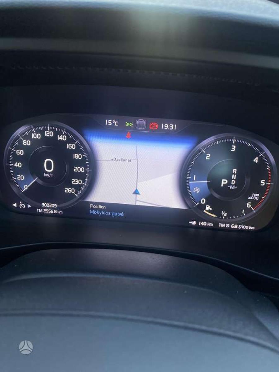 Черный Вольво XC40 2020 в Таураге, объемом двигателя 1.97 л и пробегом 300 тыс. км за 12999 €, фото 11 на AUTOMOTO.COM.LV