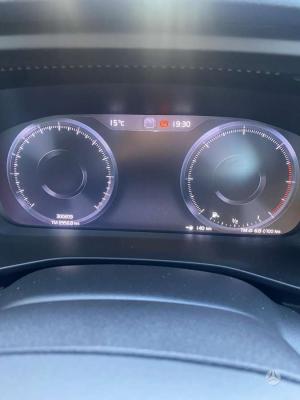 Черный Вольво XC40 2020 в Таураге, объемом двигателя 1.97 л и пробегом 300 тыс. км за 12999 €, фото 14 на AUTOMOTO.COM.LV